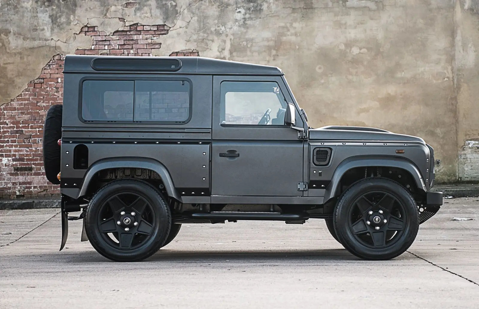 Land Rover Defender 90 Lifted